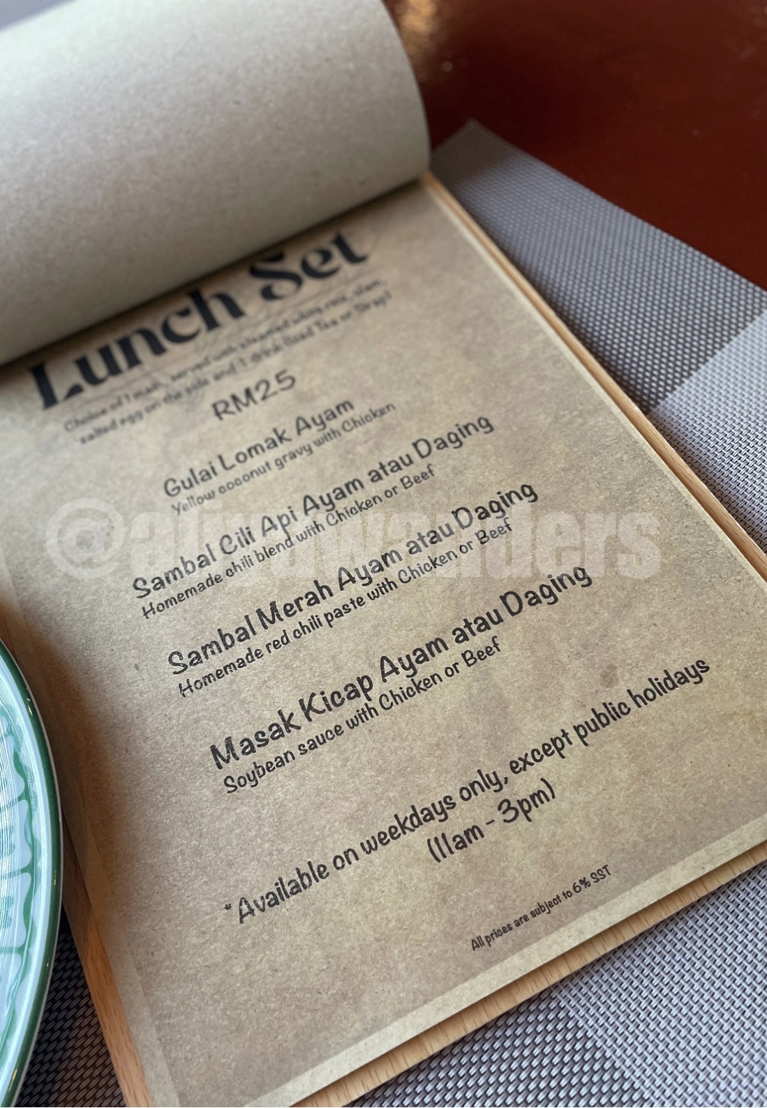 Peria Restaurant – Aliyawanders