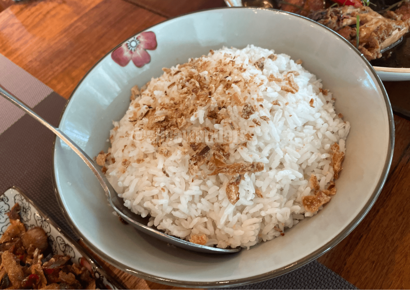 Peria Restaurant – Aliyawanders